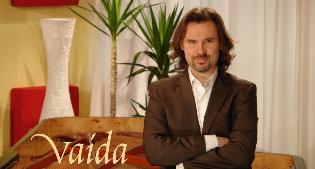 Lieder für mehr Mitgefühl und Glück – Songwriter und Musikproduzent ...